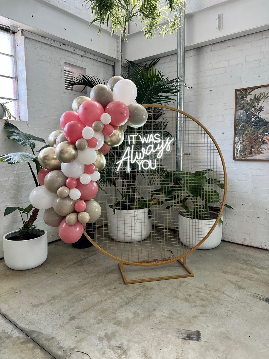 Circle Mesh + Small Garland – Bespoke Balloons Ballarat
